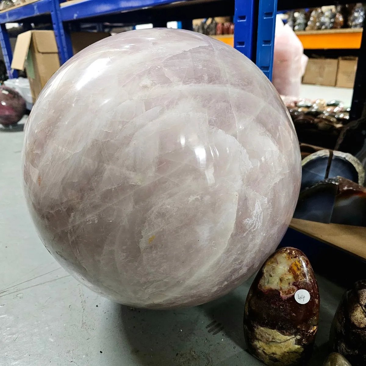 Large Crystals & Carvings – Distinction Crystal Wholesale